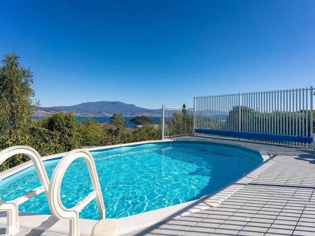 Seaside Chic Villa with Breathtaking Ocean Views, Howrah (updated ...