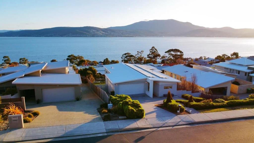 Seaside Chic Villa with Breathtaking Ocean Views, Howrah (updated ...