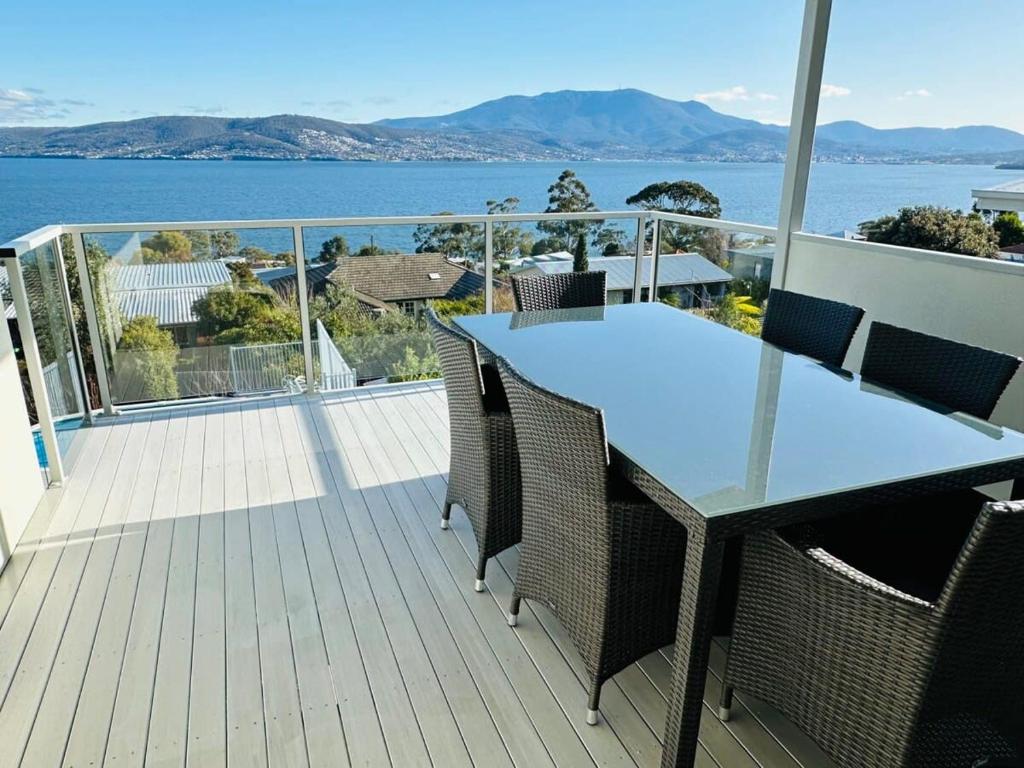 Seaside Chic Villa with Breathtaking Ocean Views, Howrah (updated ...