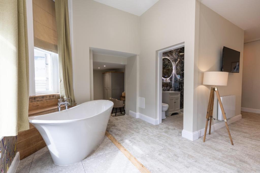 The Resolution Hotel, Whitby (updated prices 2025)