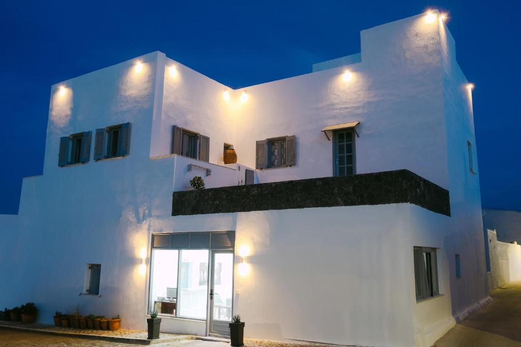 Seven Grapes - Karterados, Karterados (updated prices 2024)