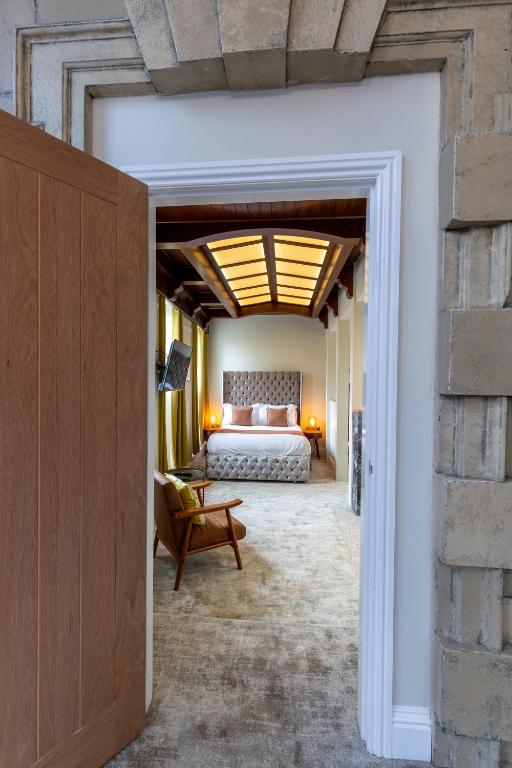 The Resolution Hotel, Whitby (updated prices 2025)