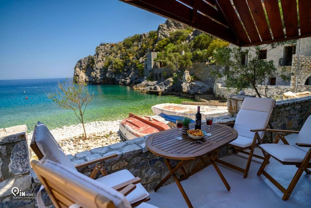 Sikies - Unique Beachfront Stone House in Alipa-Mani, Khalíkia (updated ...