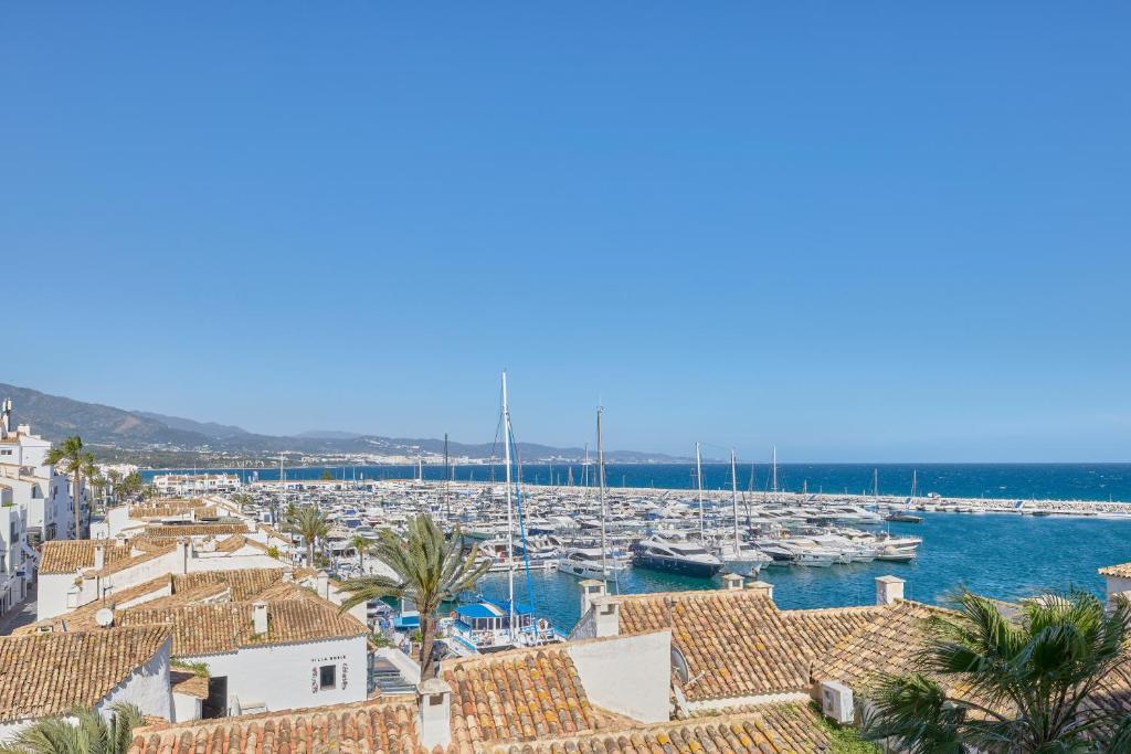 BENAbOLA PUERTO BANUS by La Maison Marbella Rentals, Marbella (updated ...