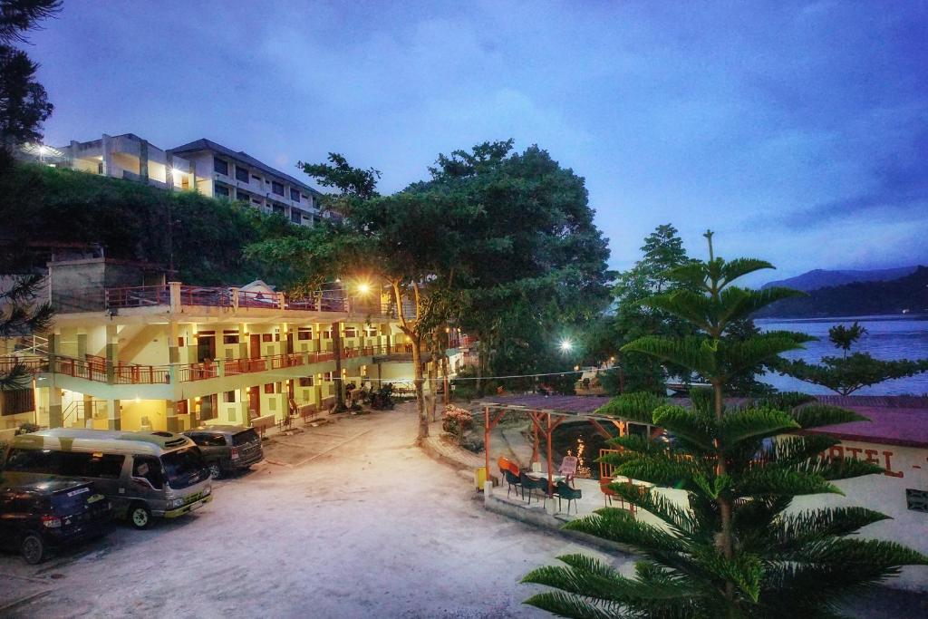 Pandu Lakeside Hotel Parapat, Parapat (updated prices 2025)