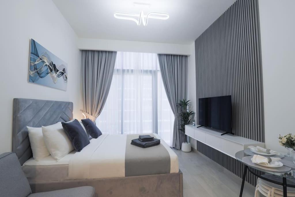 Charming Studio in Azizi Riviera, Dubai (updated prices 2025)