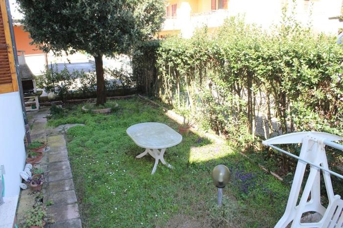 MARY TRILO A 15M. DAL MARE, Marcelli (updated prices 2024)