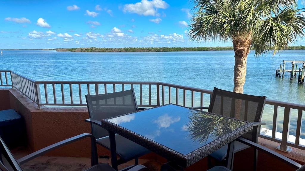 Lovers Key Resort Suite 1 - Watch Dolphins Play, Fort Myers Beach ...