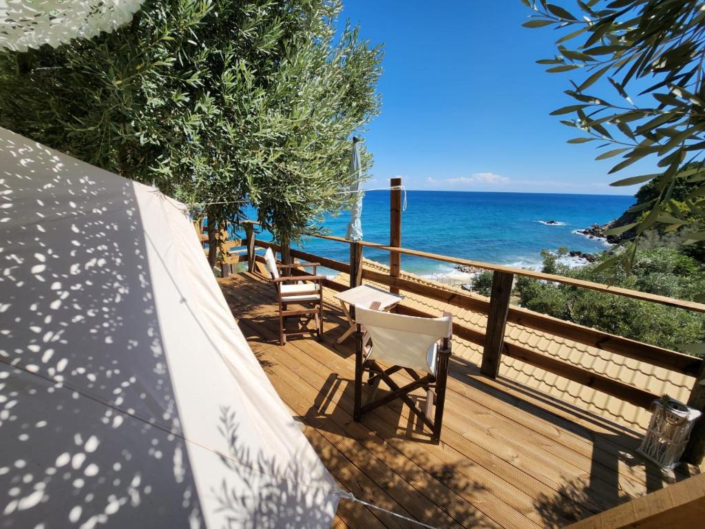 La Baia Guest House, Karítsa (updated prices 2025)