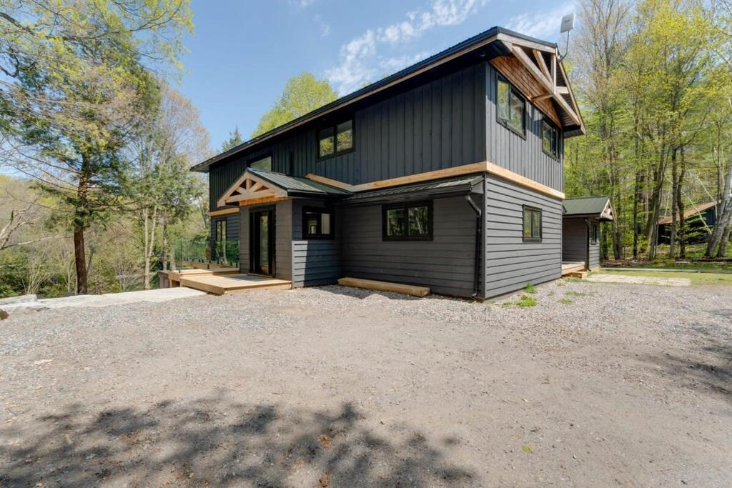 Lake Joe Wonderland, MacTier (updated prices 2025)