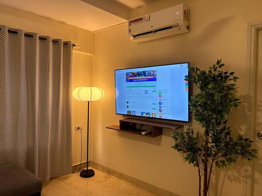 2BHK, Off Carter Rd, Bandra West, Mumbai (updated prices 2025)