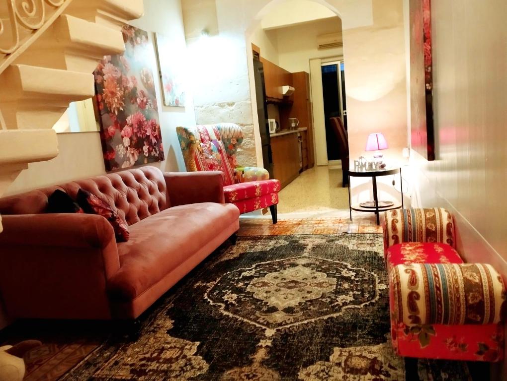 "Spirit of Malta" Historic Maltese Townhouse by the sea, Sliema ...