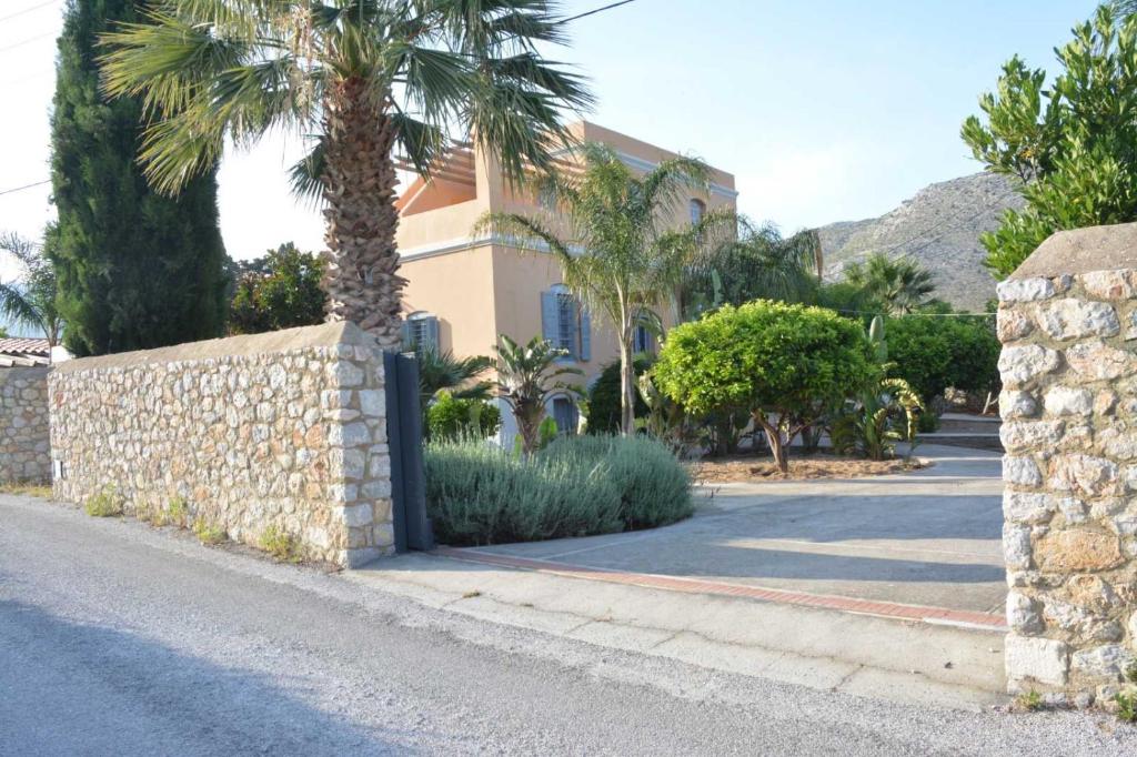 Manglis House 1947, Vathís (updated prices 2026)