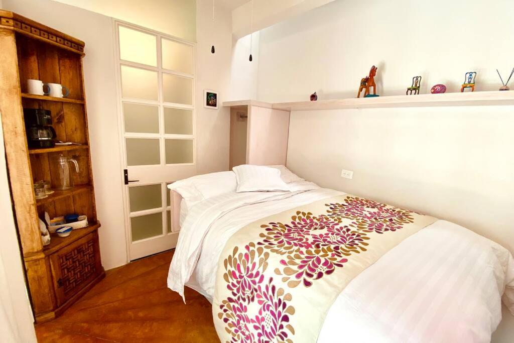 Casa La Luz 3 Beautiful Bedroom / First Floor, San Miguel de Allende (updated prices 2025)