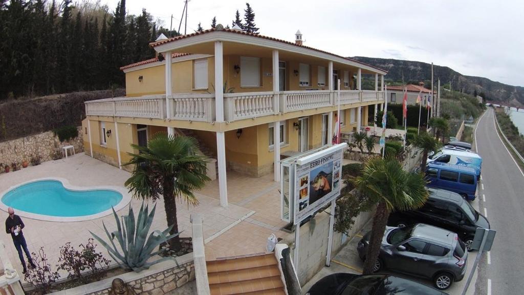 Ebro Fishing, Mequinenza (updated prices 2025) Ebro Fishing, Mequinenza (updated prices 2025)