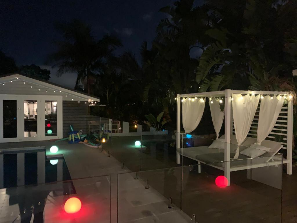 Woy Woy Staycation - Luxury Pool & Spa & Games Vacation, Woy Woy ...