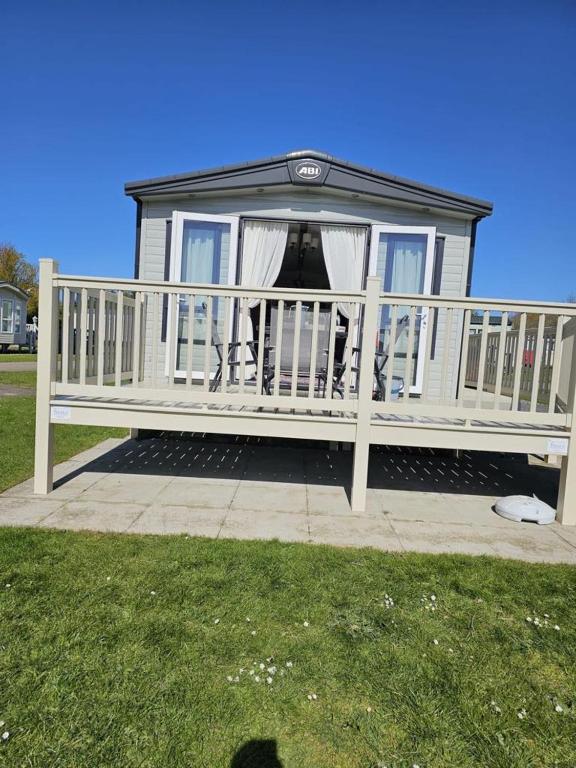 Premium Caravan - Sleeps 6 - Parking - Pool, Hunstanton (updated prices ...