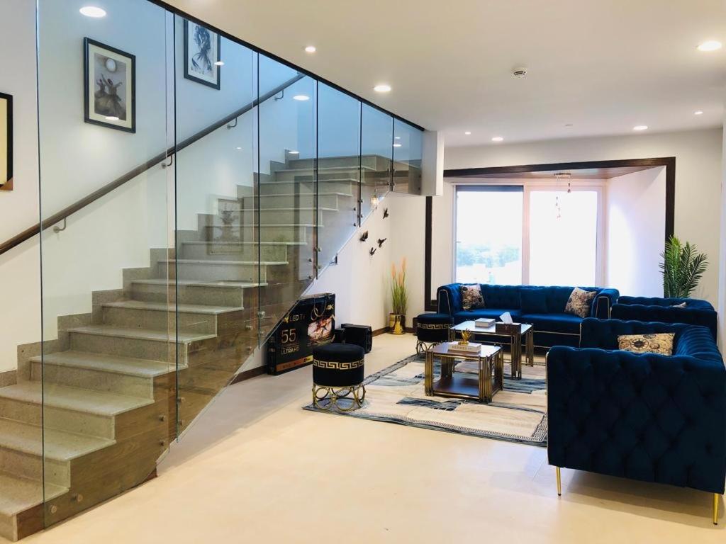 Emaar Apartment - Penta sqaure DHA P5, Lahore (prezzi aggiornati per il ...