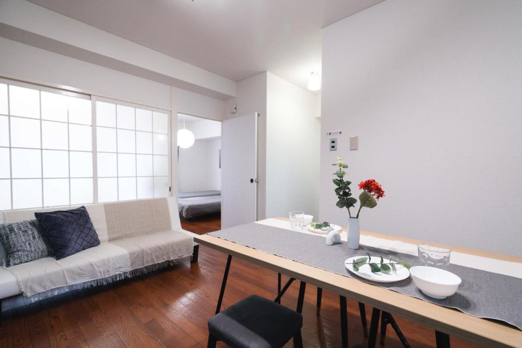 LN12 Arietta 三ノ宮駅徒歩10分元町エリアの交通至便貸切2DK room, Кобе (актуальные цены 2025 года)