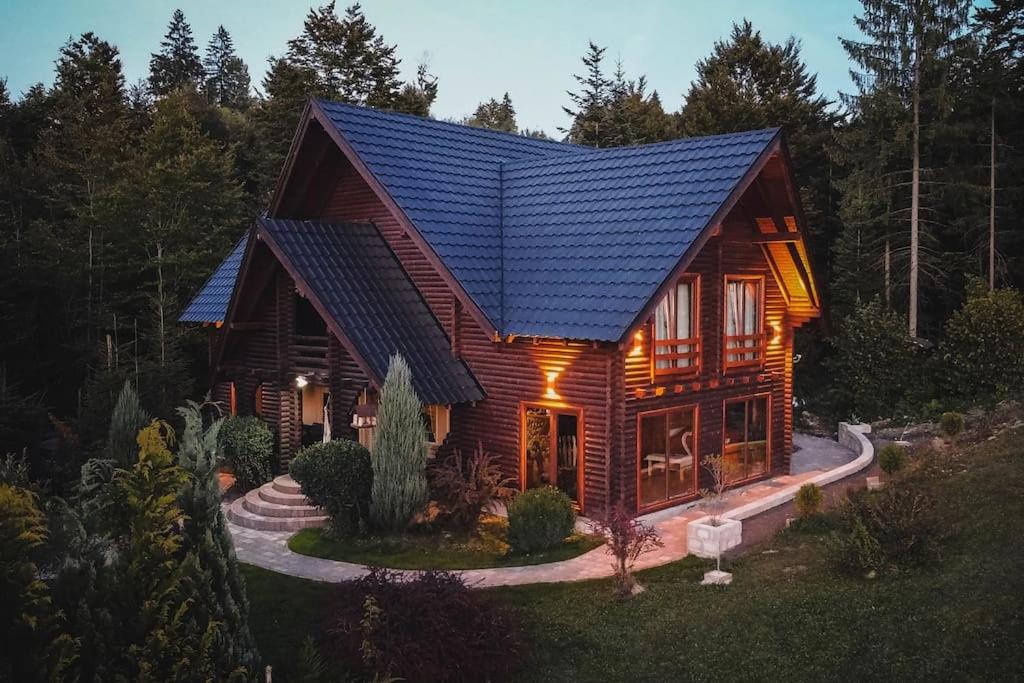 Rustic Wood Villa, Liban (updated prices 2026)