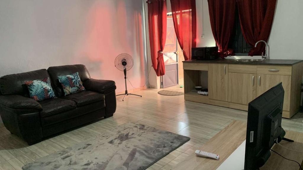 S&A Studio Bambo-Est, Bandrélé (updated prices 2025)
