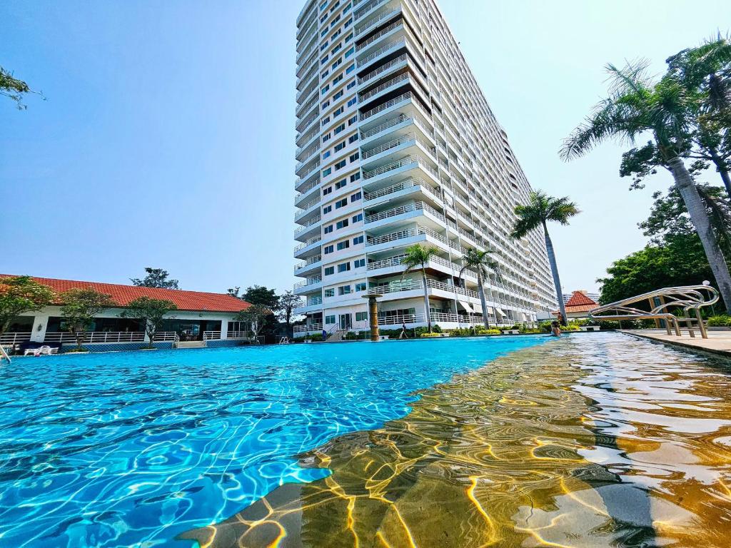 View Talay 5 Jomtien Beachfront, Pattaya South (updated prices 2025)