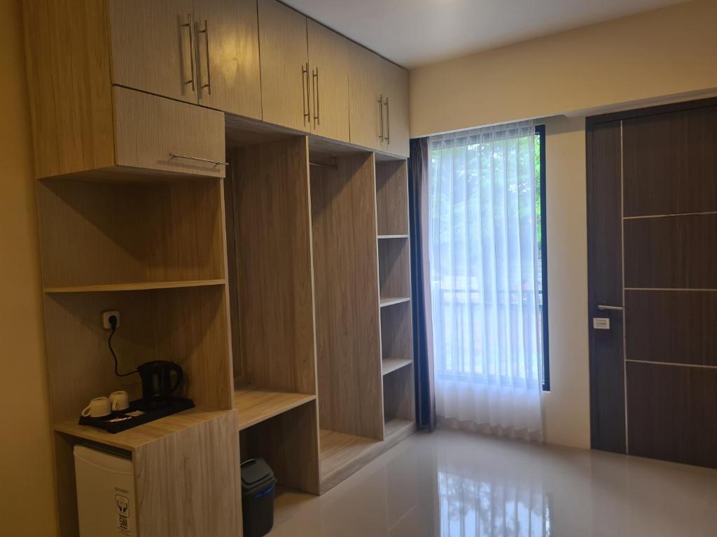 Merpati inn hotel, Dompu (updated prices 2025)