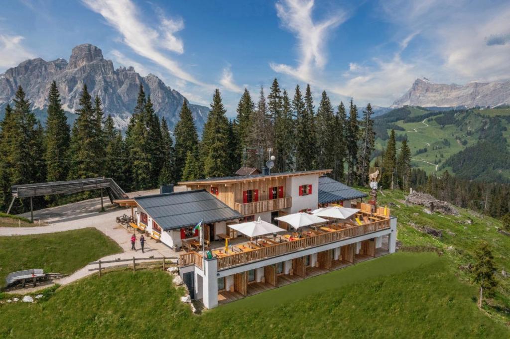 Rifugio Crëp de Munt, Corvara in Badia (updated prices 2026)