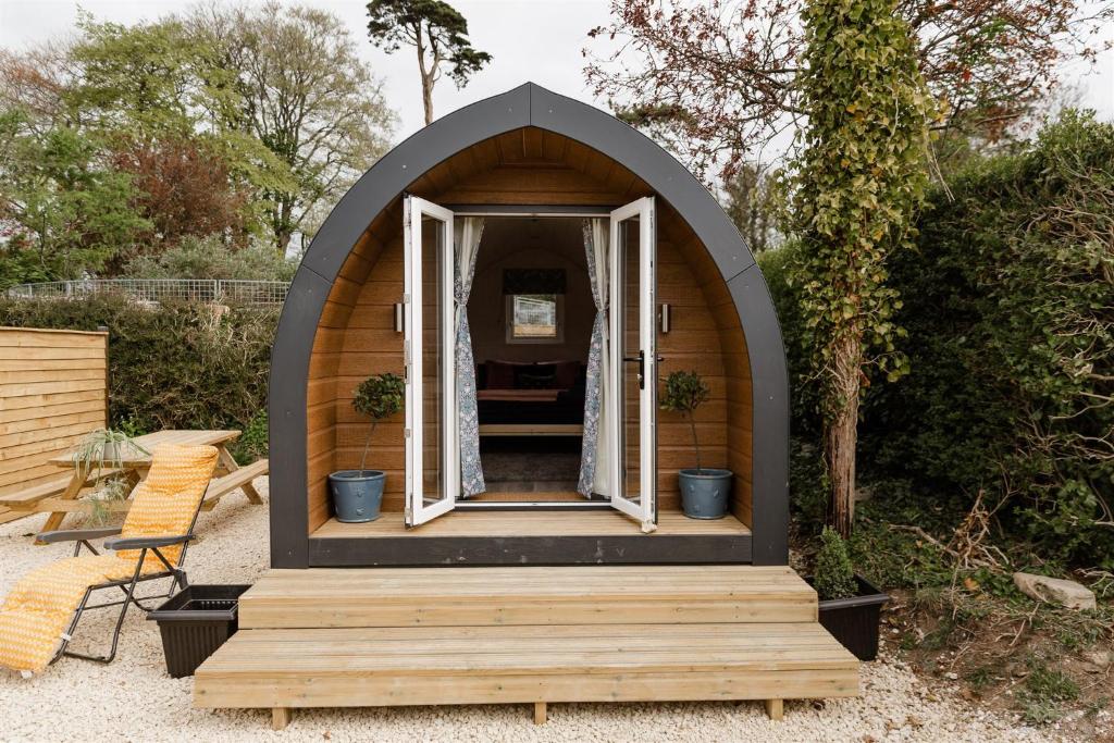 The Downs Stables Glamping Pod Theos Charm, Findon (updated prices 2026)