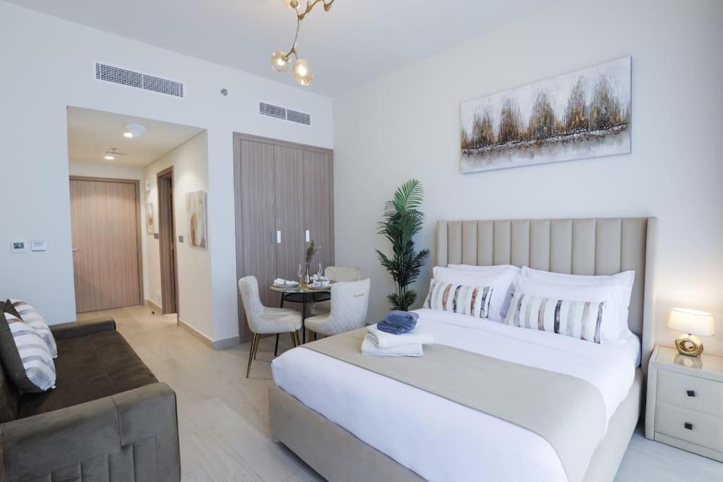 Amazing Studio in Azizi Riviera, Dubai (updated prices 2025)