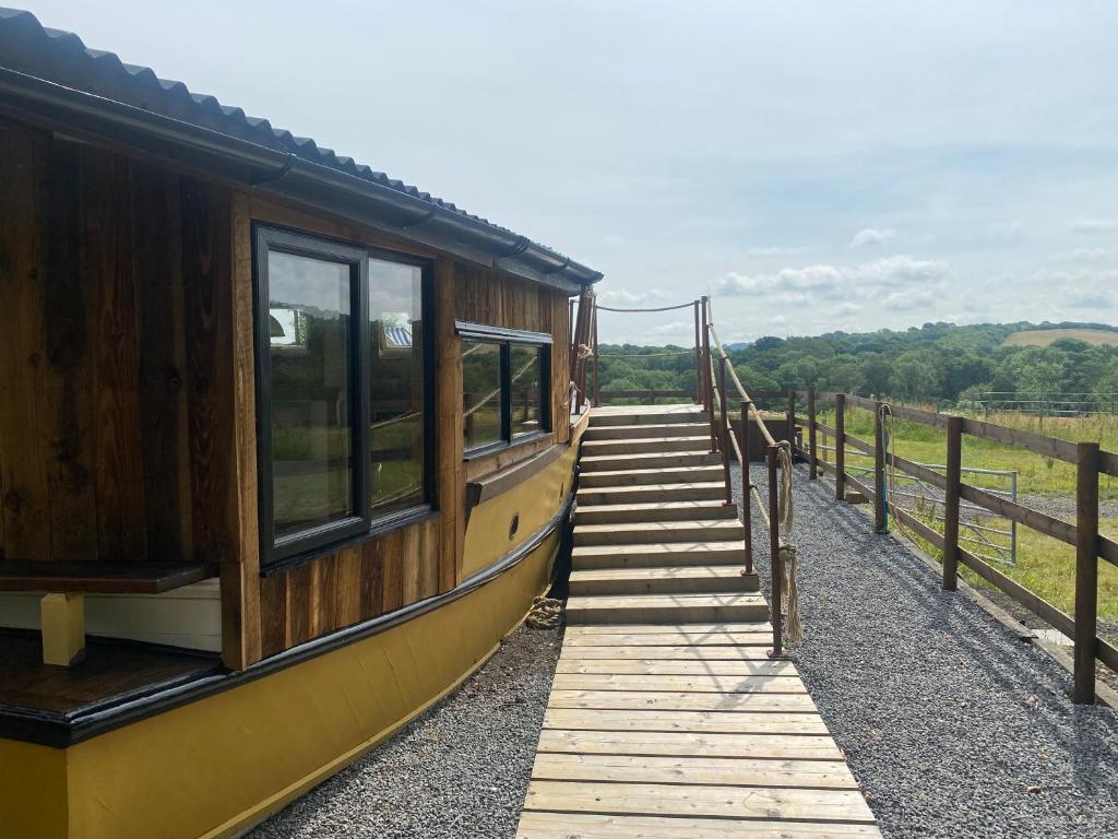 Swallowfield Glamping-Unsinkable, Yeovil (updated prices 2025)