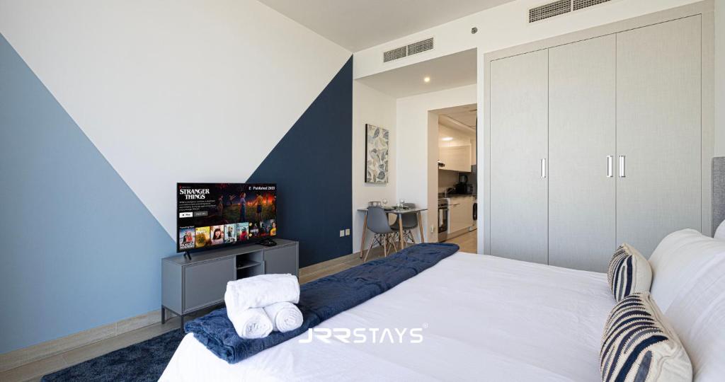 Sophisticated Studio JVC - Breathtaking City View, Dubai (updated ...