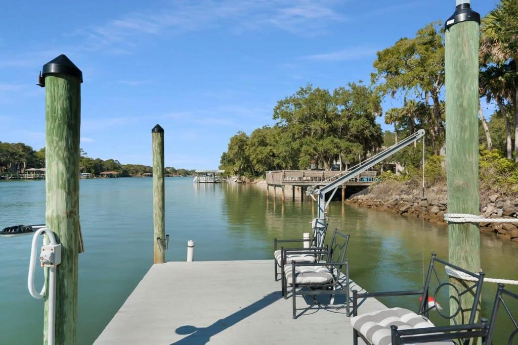 Charming Fishing Cabin Has It All, Full Dock and Summer Kitchen, Access ...
