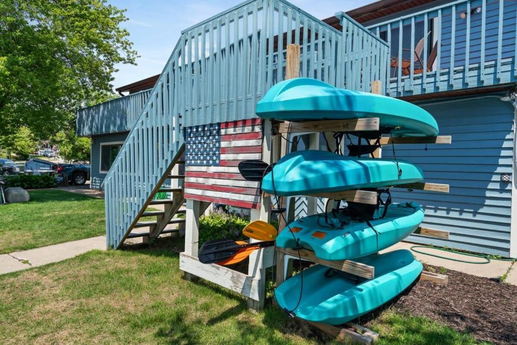 Lakefront 6 Double Queen Rooms at Fife Lake Lodge, Fife Lake (updated ...