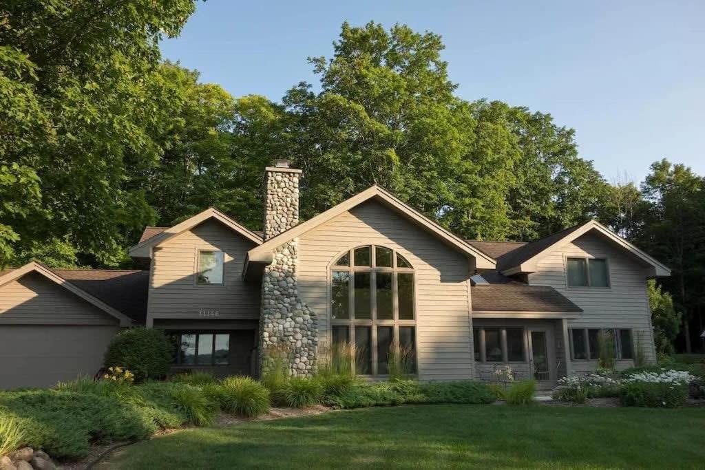 Suttons Bay Beach House Private Beachfront, Suttons Bay (updated prices ...