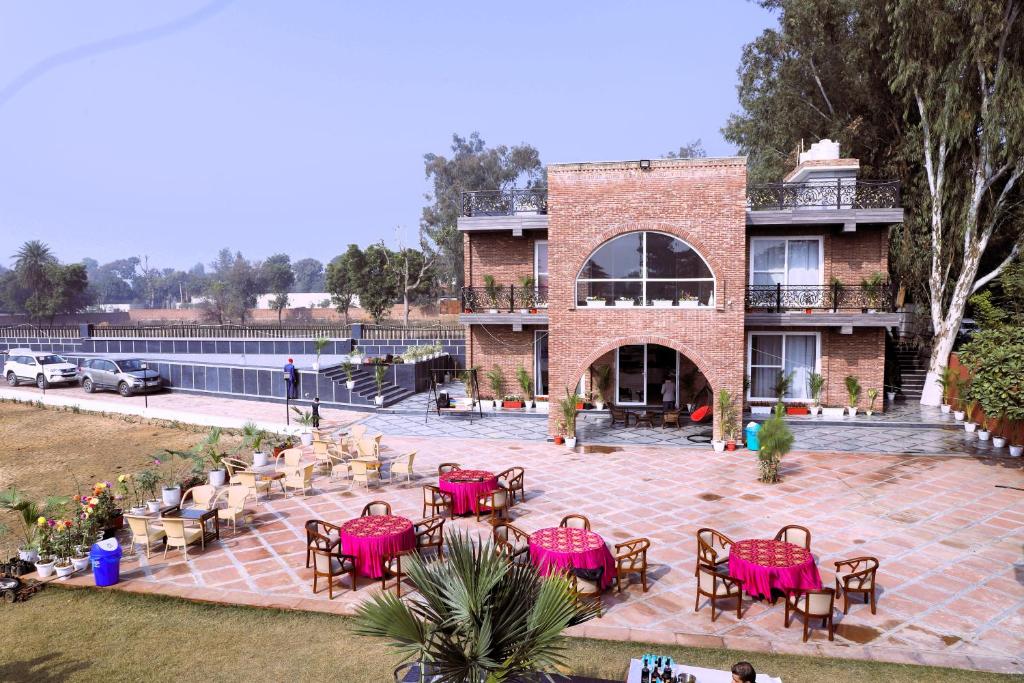 Ayaansh Resort- Westin Sohna Complex 1 - 3 - 4- 7 - BHK, Sohna (updated ...