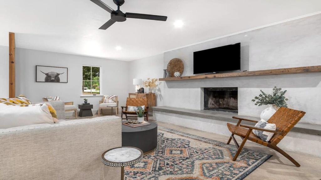 Cava House, Hot tub, Cowboy Pool, Fire pit!, Fredericksburg (updated ...