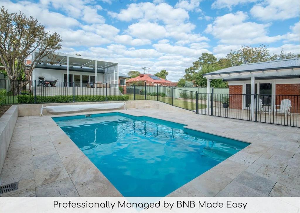 Deluxe Entertainer - Pool, Close to CBD, Dubbo (updated prices 2025)