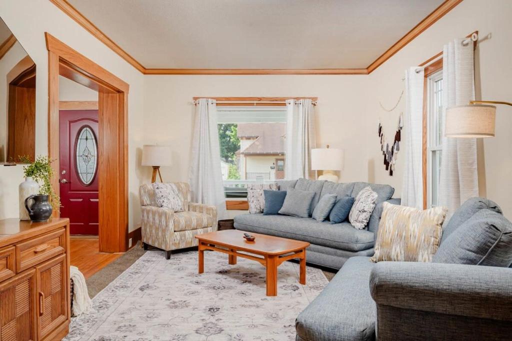 Leopard, Oshkosh (updated prices 2025)