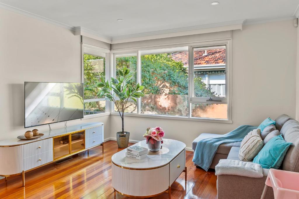 StayAU 2BRM Beach Family House Hampton, Melbourne (updated prices 2025)