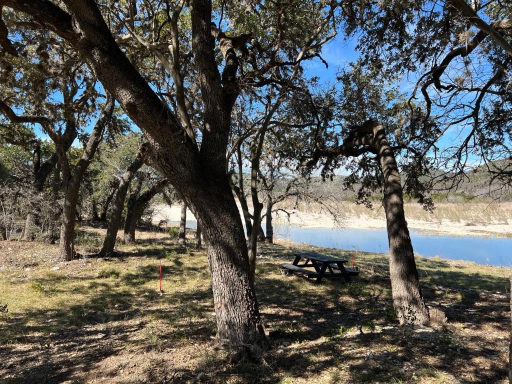 Nueces River Cabins-Elm Cabin, Barksdale (updated prices 2025)