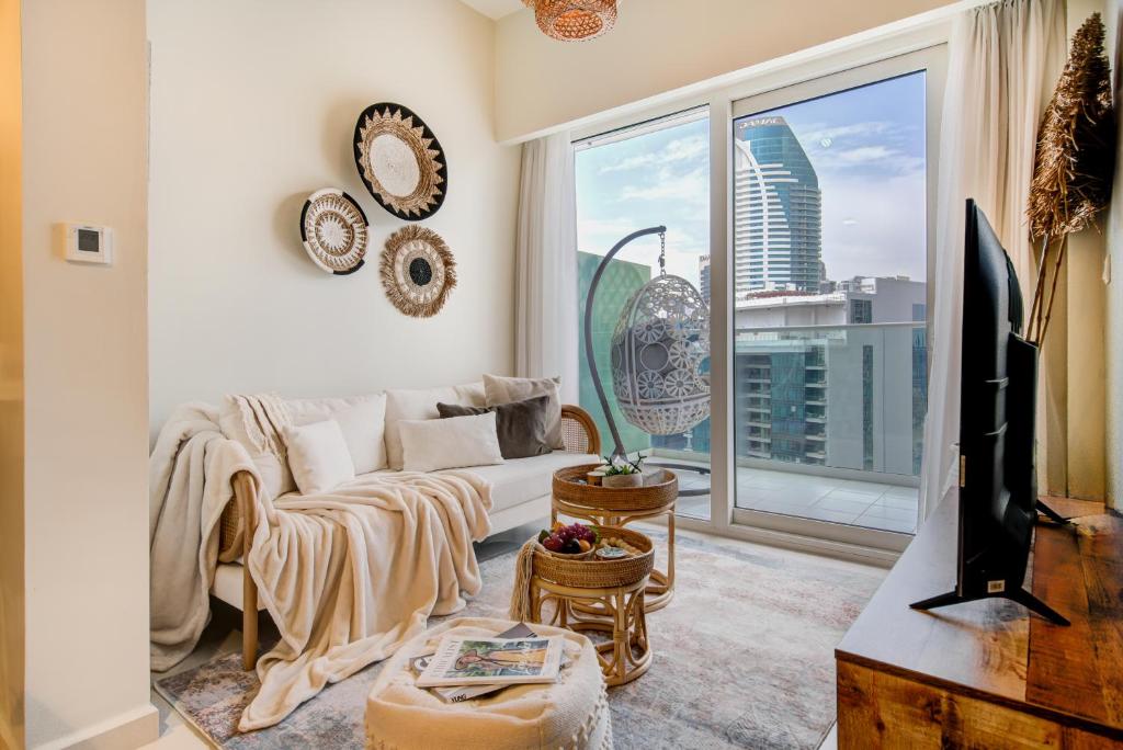 Trophy - Boho Styled Sanctuary with Downtown Panoramic Views, Dubai ...