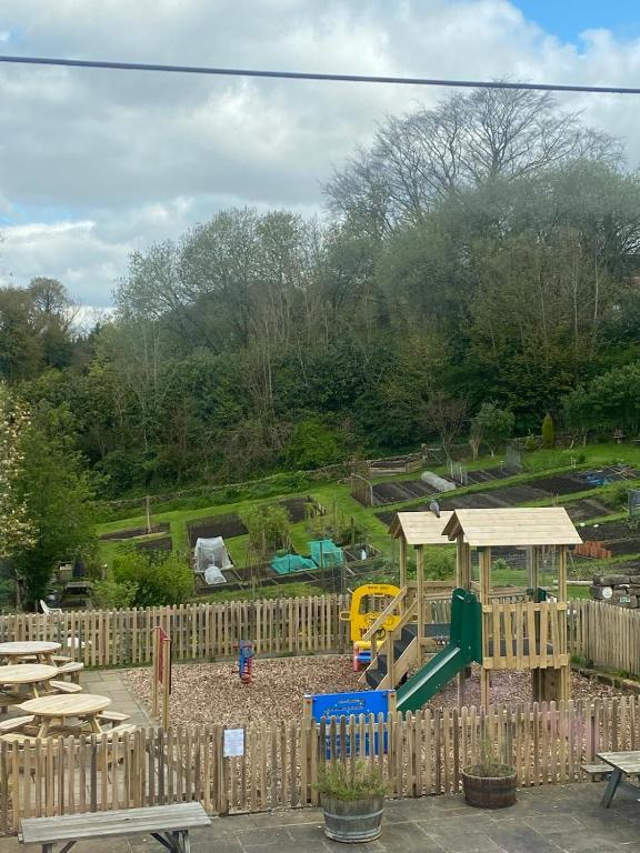 The White Hart Apartment Valley View, Alton (updated prices 2025)