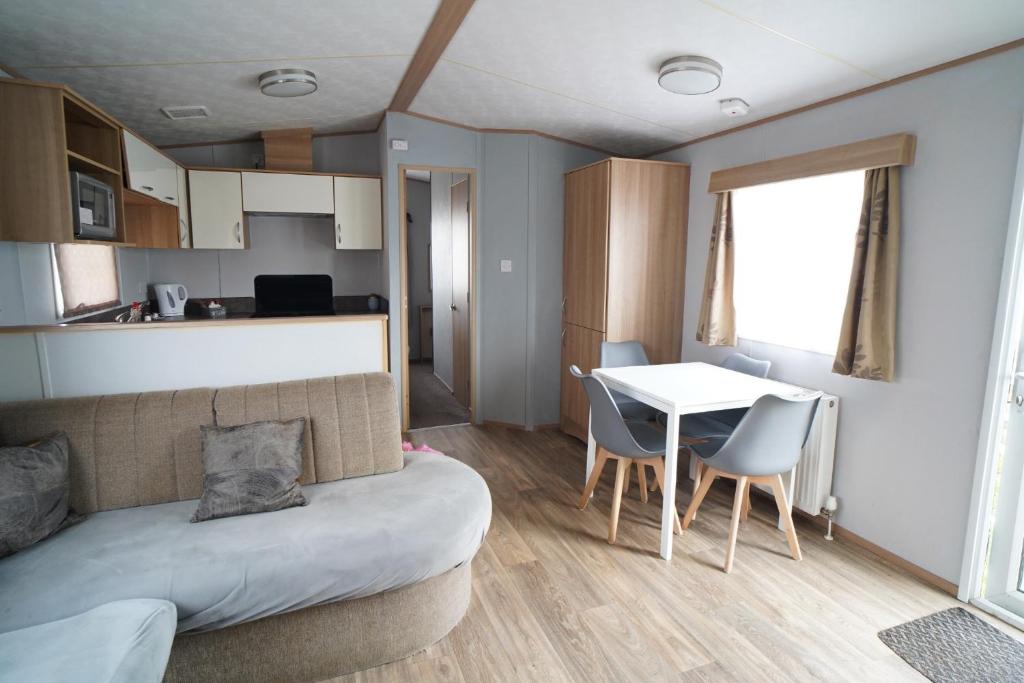 pets go free 3 bedroom caravan at heacham beach, Heacham ...