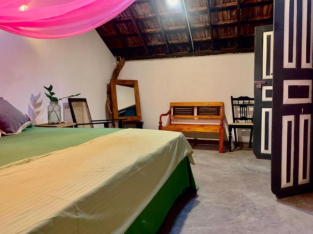 Pepper House Weligama- Room White Pepper- AC, Weligama (updated prices ...