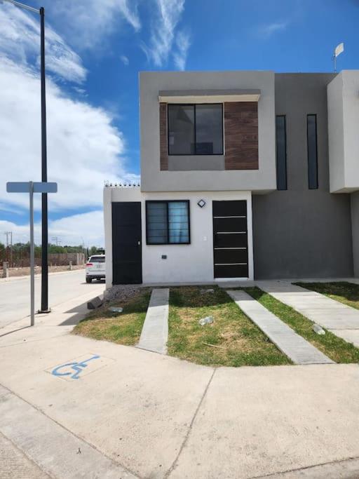 Residencia en zona industrial, La Pila (updated prices 2025)