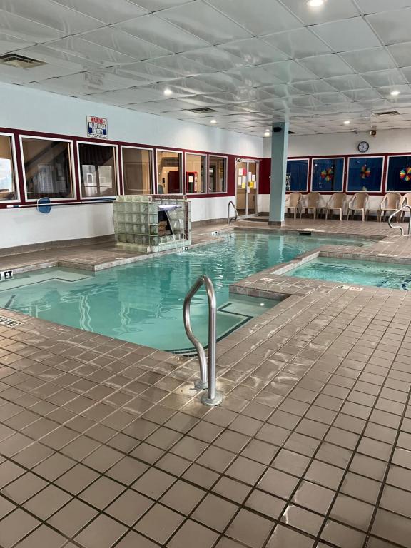 Boo Boo's Cabin - Lake Front!, Cleveland (updated prices 2025)