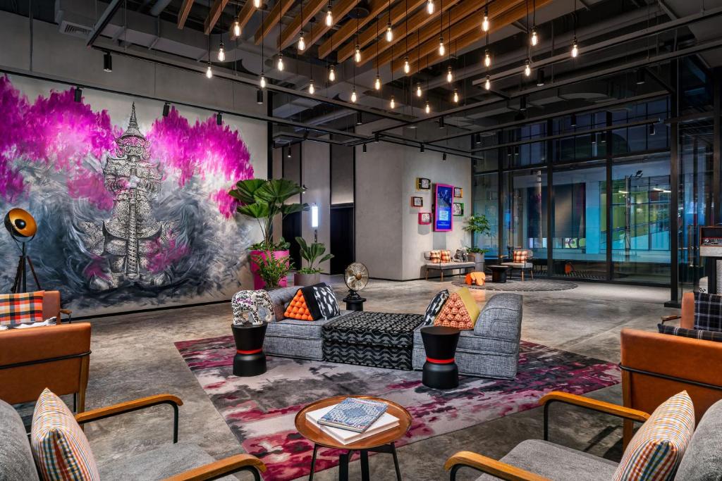 Moxy Bangkok Ratchaprasong, Bangkok (updated prices 2025)