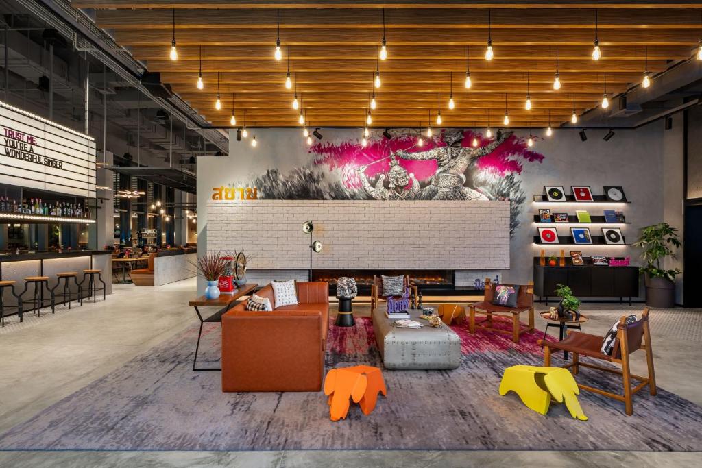 Moxy Bangkok Ratchaprasong, Bangkok (updated prices 2025)