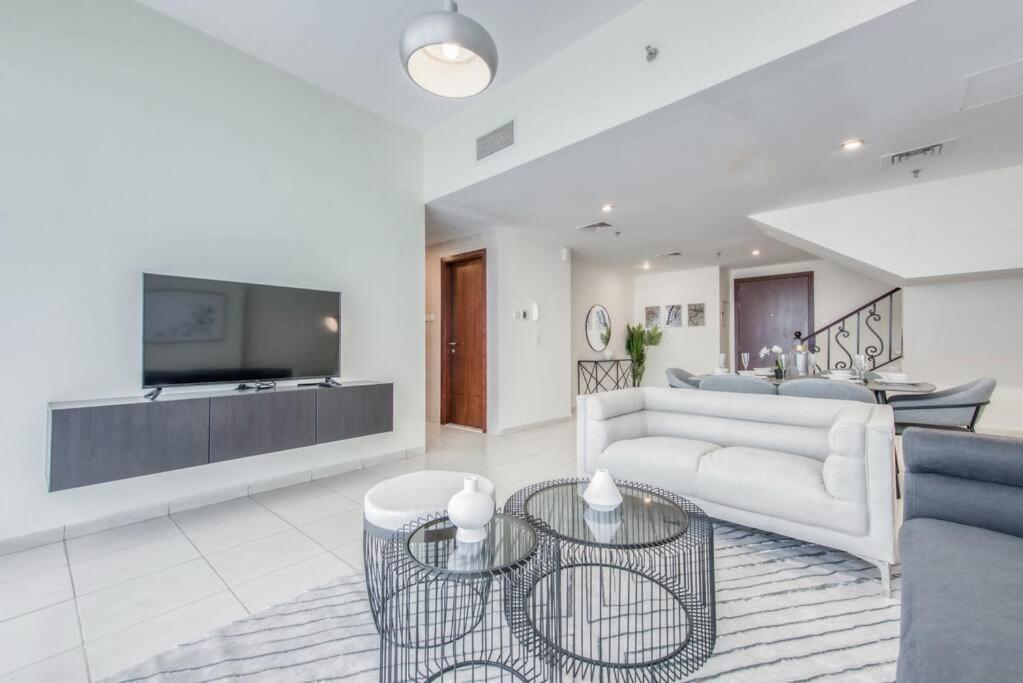 Two Bedroom Loft Apartment in Royale Residence 1 Sports City, Дубай ...